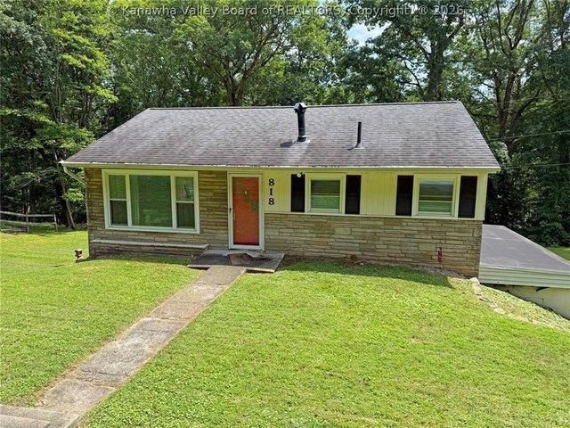 818 Daverton Rd, Charleston, WV 25303