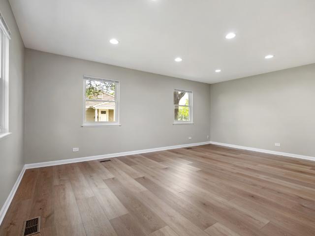 818 Dunbar Court