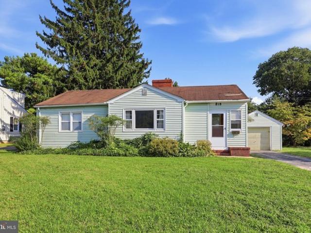 818 E Division St, Dover, DE 19901