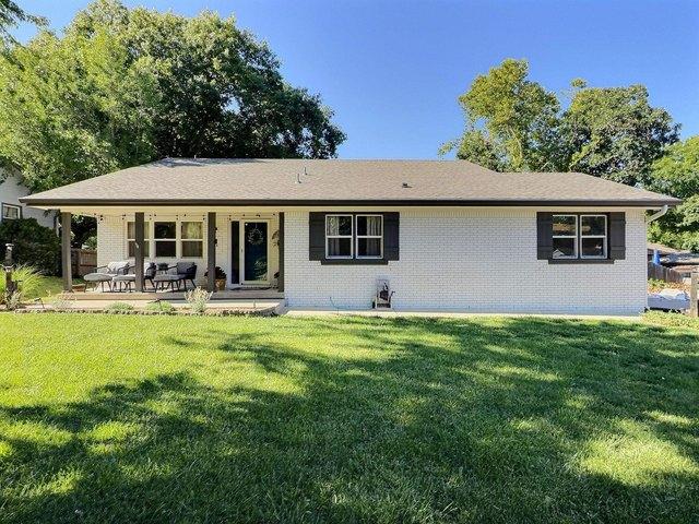 818 E Greenway Ct, Derby, KS 67037