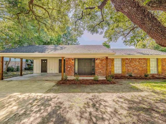 818 E Rimes Cir, Monroe, LA 71201