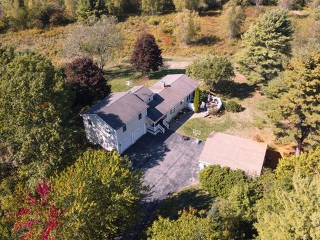 818 Forest Ave, Orono, ME 04473