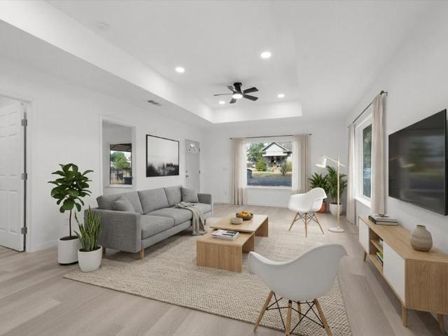 818 Hollywood Avenue
