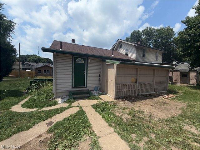 818 Halter Ct NW, Canton, OH 44708