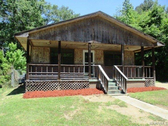 818 Highland Hill Dr, Tuskegee, AL 36083