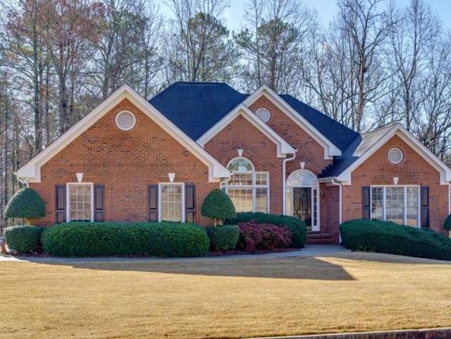 818 Ivy Ridge Dr, Loganville, GA 30052