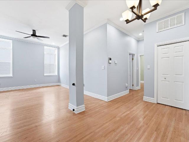 818 Jefferson St # 3B