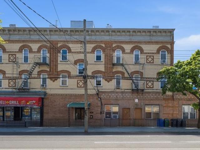 818 Onderdonk Ave, Queens, NY 11385