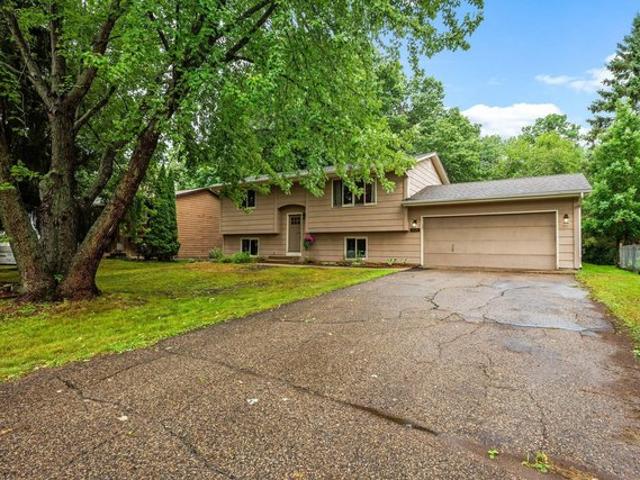 818 Orange St, Circle Pines, MN 55014