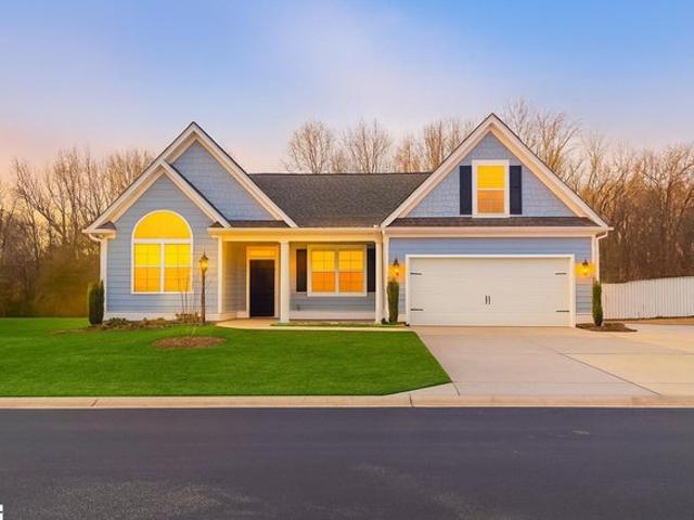 818 Orchard Valley Ln, Boiling Springs, SC 29316