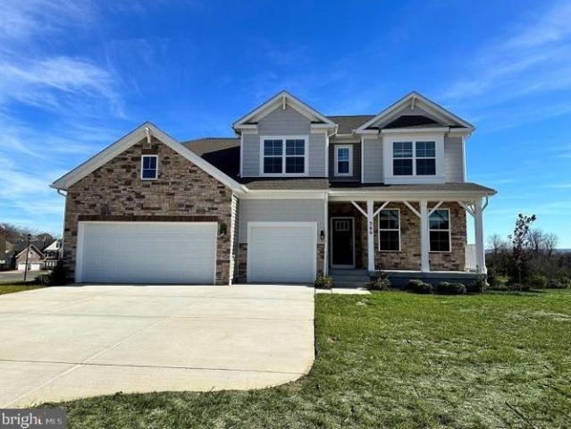 818 Long Meadow Dr, Fredericksburg, VA 22406