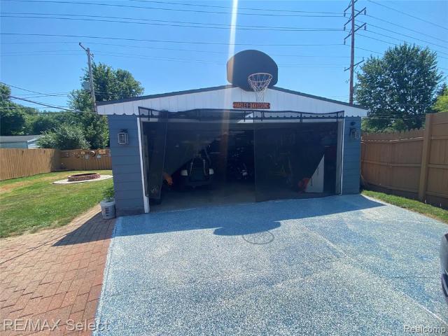 818 McKeighan Avenue