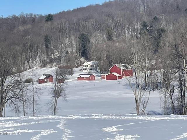 818 Middle Road