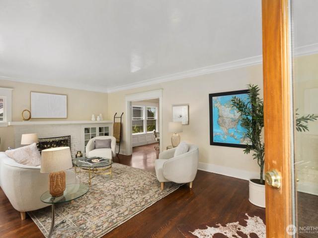 818 N 10th Street