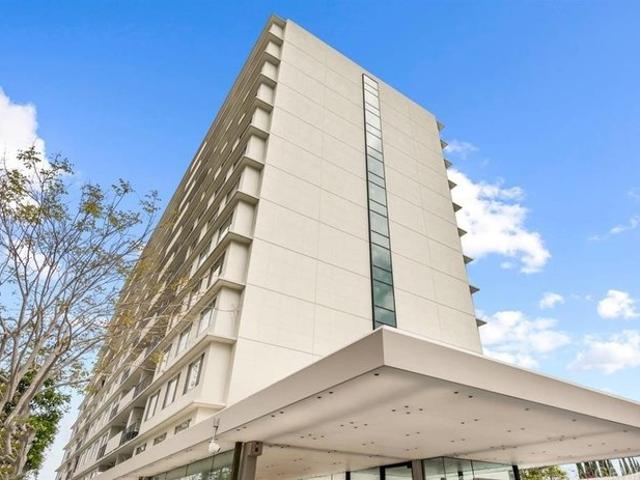 818 N Doheny Dr Apt 308, West Hollywood, CA 90069