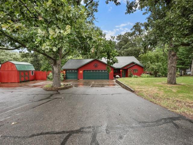 818 N Oak St, Royalton, MN 56373