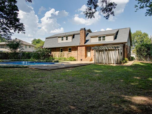 818 SE Esslinger Road