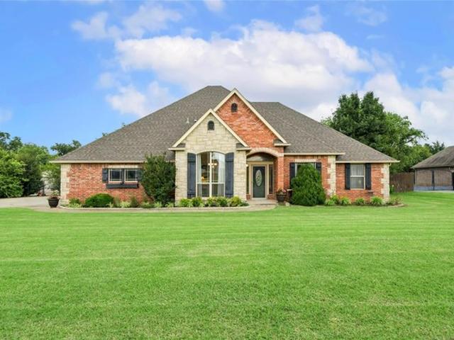 818 Silver Tree Dr, Choctaw, OK 73020