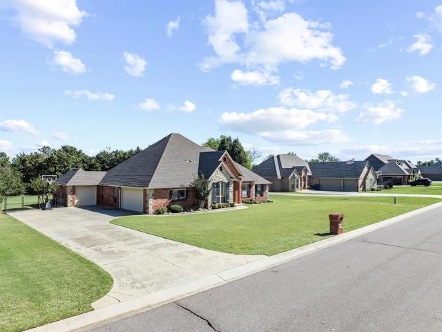 818 Silver Tree Drive