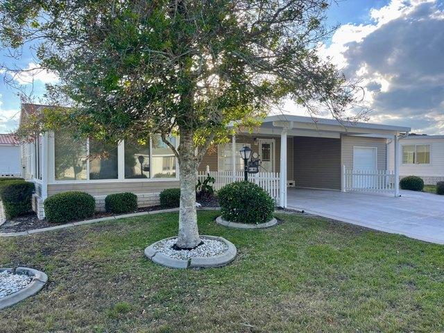 818 Sutton St, Lady Lake, FL 32159