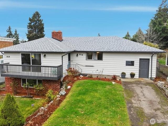 818 SW 120th St, Seattle, WA 98146