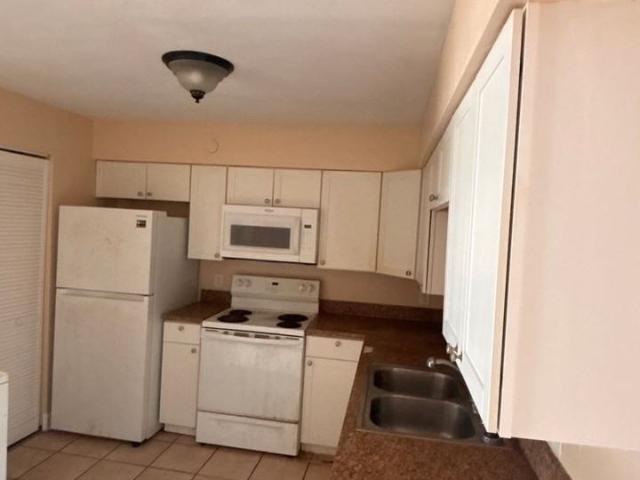 818 SW 63RD TER 3 Bedroom Apartment for Rent at 818 Sw 63rd Ter, Gainesville, FL 32607