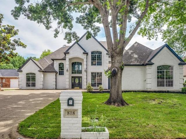 818 Riviera Dr, Mansfield, TX 76063