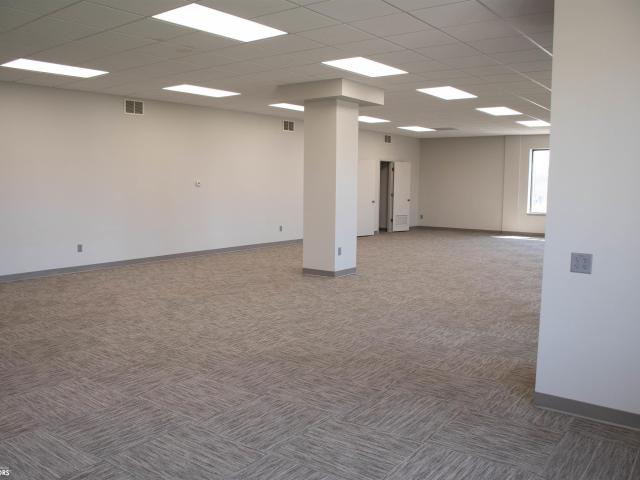 818 W 8Th Street