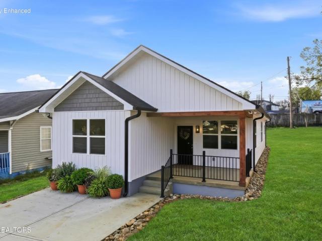 818 W Anderson Ave