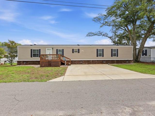 818 Wayne St, North Myrtle Beach, SC 29582