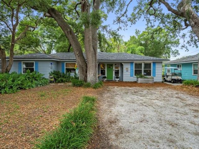 818 Wilkie St, Dunedin, FL 34698
