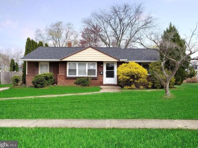 818 Willow Way, Somerdale, NJ 08083