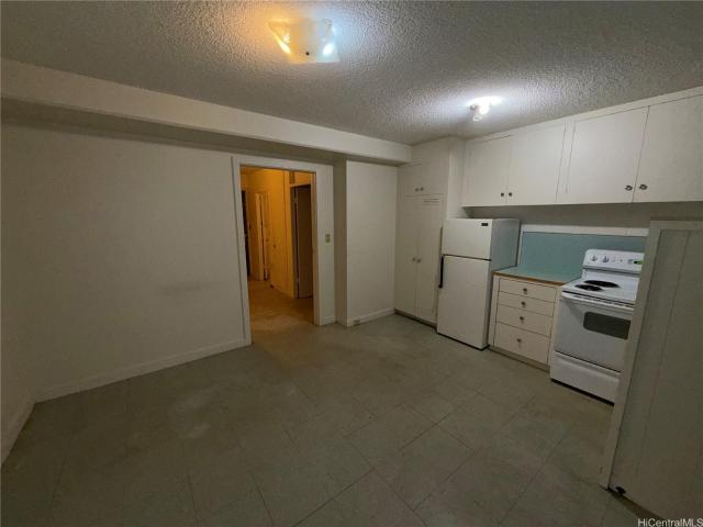 818 University Ave, Unit 5, Honolulu, HI 96826 | MLS #202605 | Compass