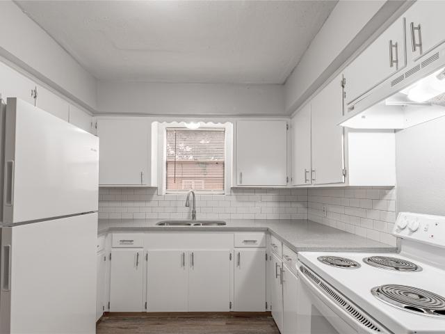 818 University Avenue 3