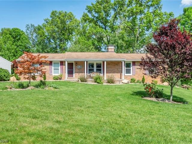 8194 Overwood Ave NW, North Canton, OH 44720