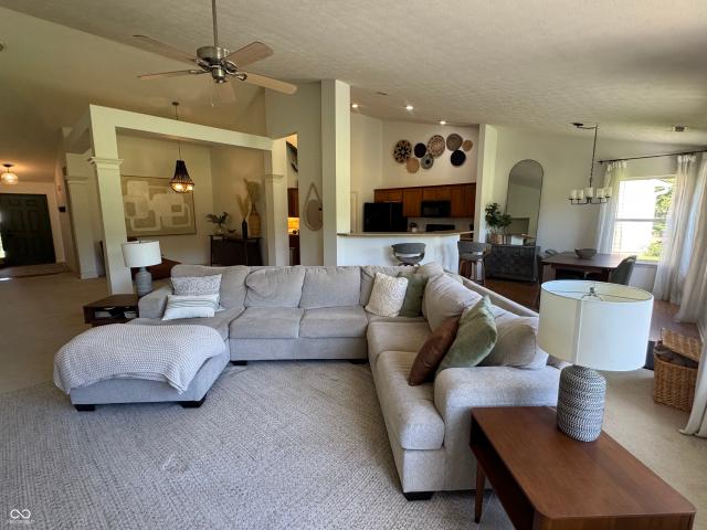 8194 Sedge Grass Road