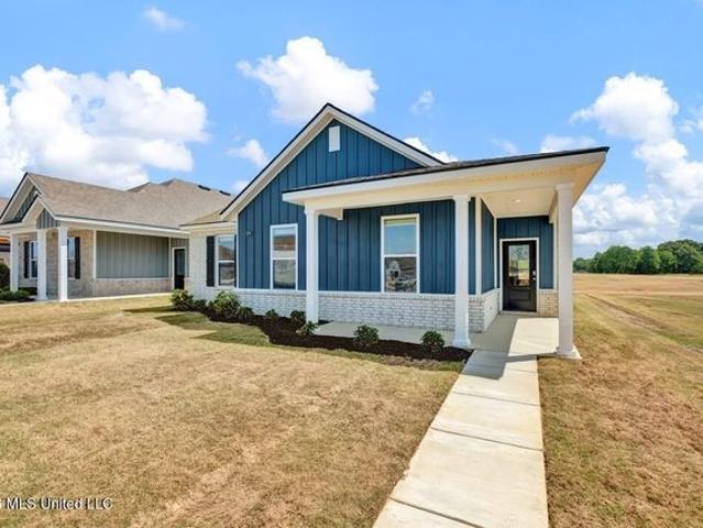 8196 Bankhead Dr, Olive Branch, MS 38654