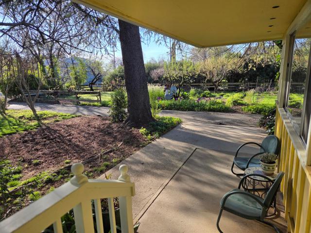 8198 Green Acres Lane
