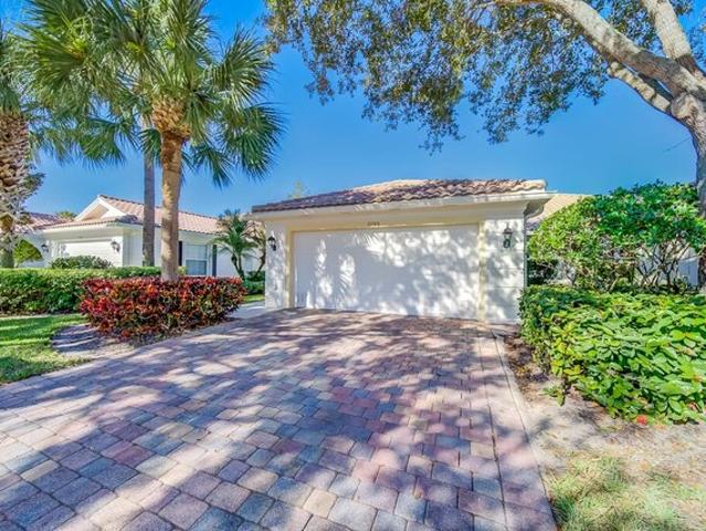 8199 Saint Johns Ct, Wellington, FL 33414