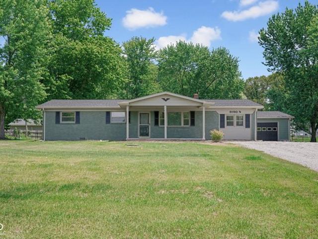 8190 N Greenacres Rd, Scipio, IN 47273