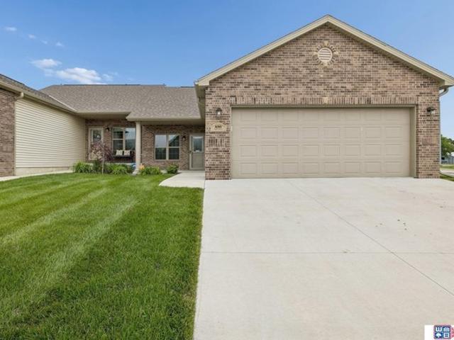 8190 Regent Dr, Lincoln, NE 68507