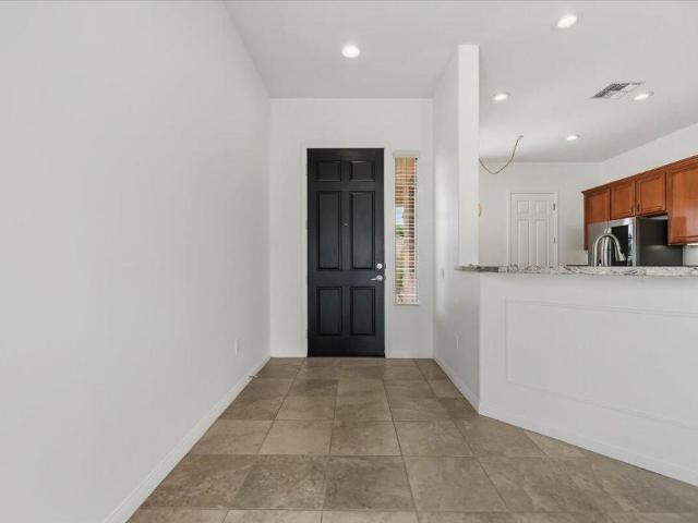 81916 Avenida Del Toro