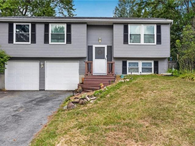 8191 Mantova Dr, Clay, NY 13041