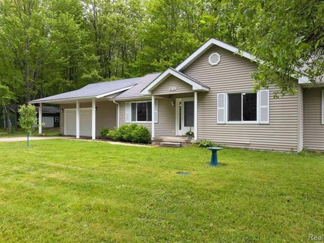 8191 Elms Rd, Taymouth Township, MI 48415
