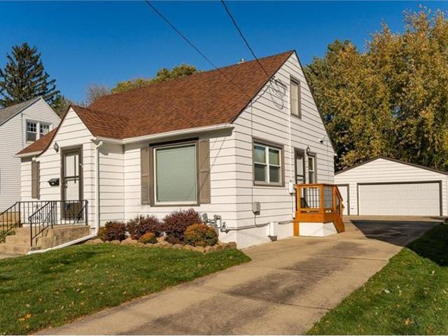 819 12th St NW, Rochester, MN 55901