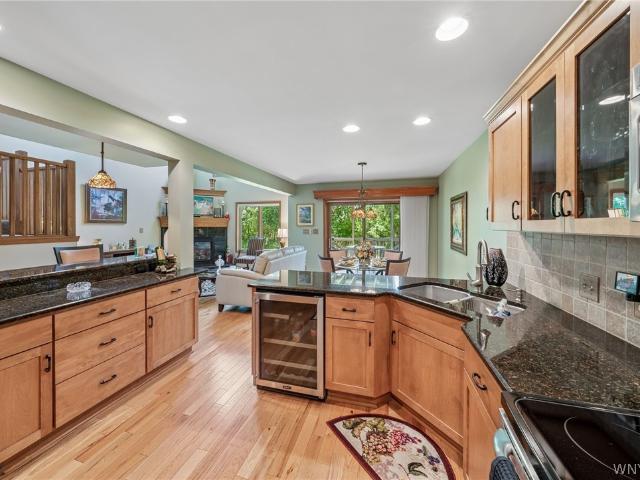 819 Carriage Lane