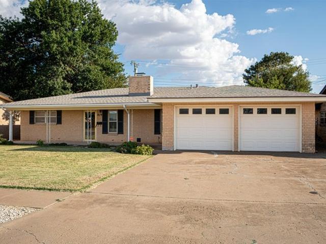 819 Cedar St, Floydada, TX 79235