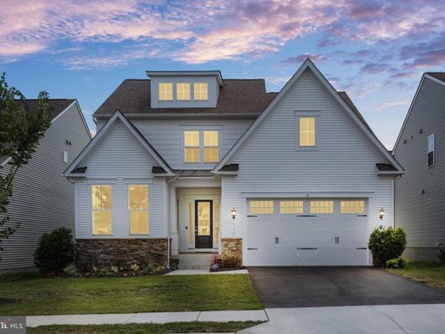 819 Banker Dr SW, Leesburg, VA 20175