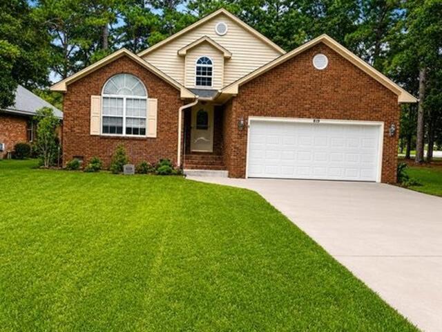 819 Bentwood Cir, Manning, SC 29102