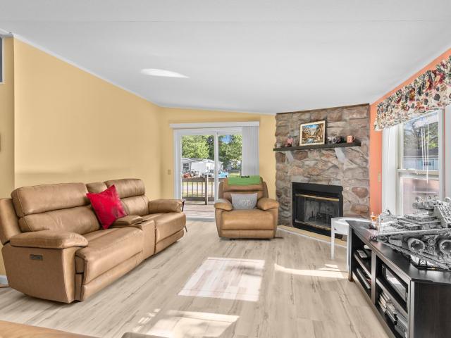 819 Gladewood Lane